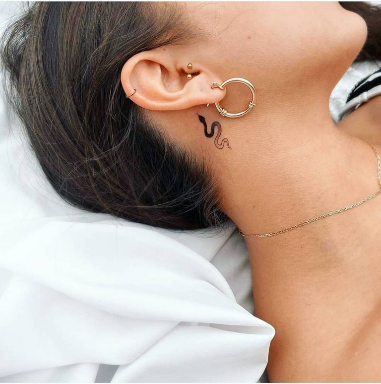 32 Small Snake Tattoo Models for 2021 - Small Tattoos & Ideas