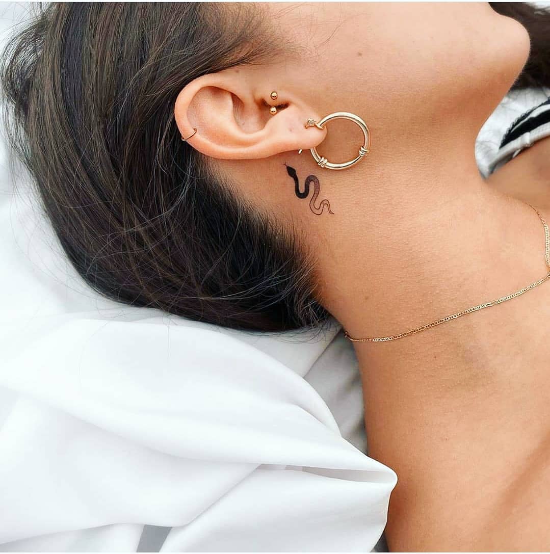 32 Small Snake Tattoo Models for 2021 - Small Tattoos & Ideas
