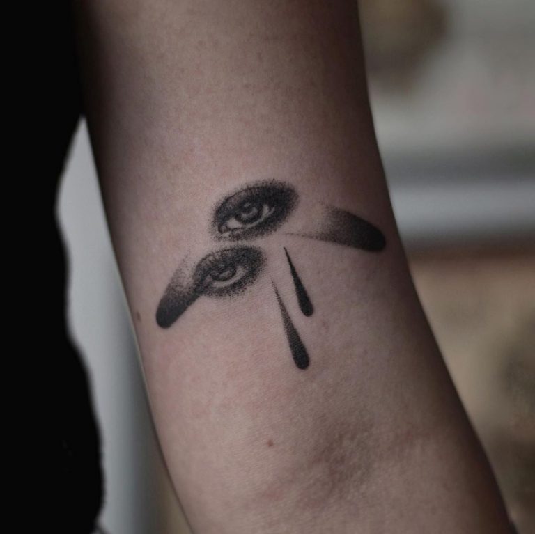 24 Teardrop Tattoos for Emotional People in 2021 - Page 3 of 5 - Small ...